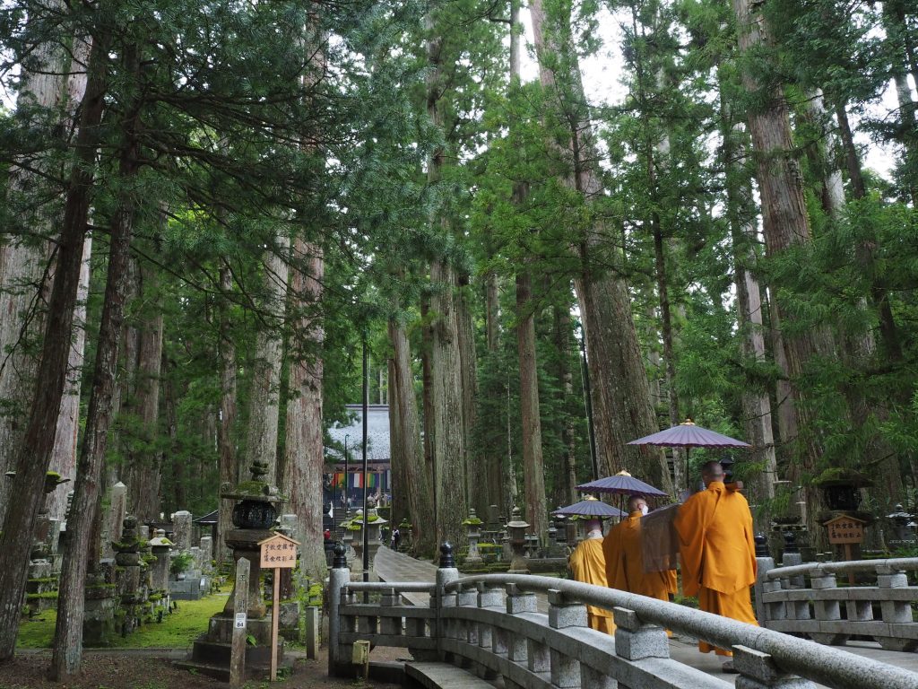 Okuno-in Cemetery - Visit Koyasan